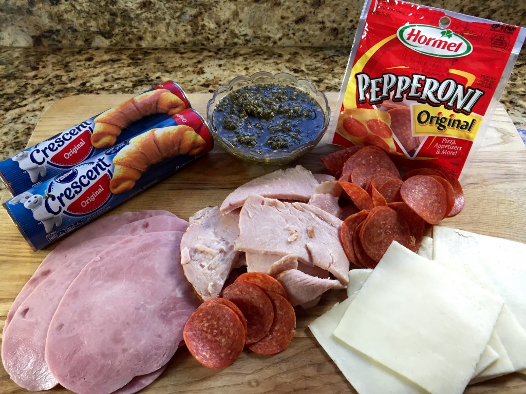 Pepperoni & Pesto Calzone Ring Recipe #PepItUp - Positively Stacey